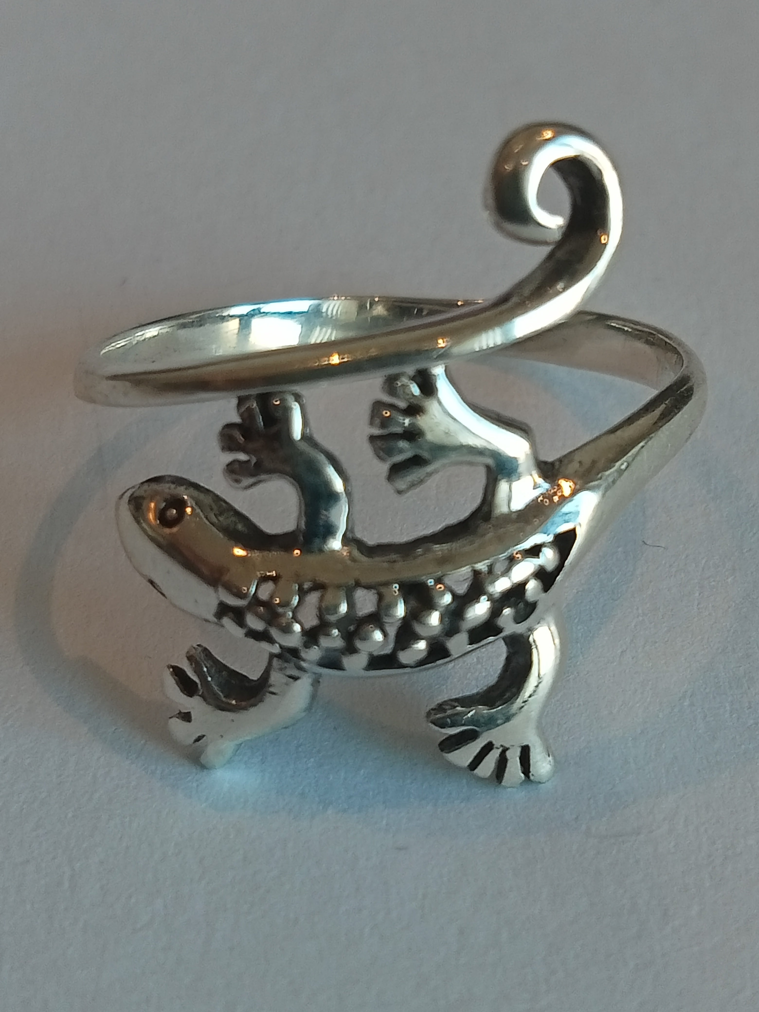 Gecko Ring – Paragon Designs Covent Garden